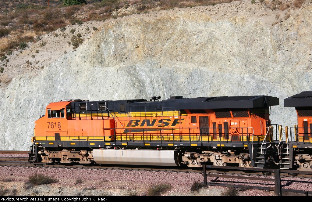 BNSF 7618